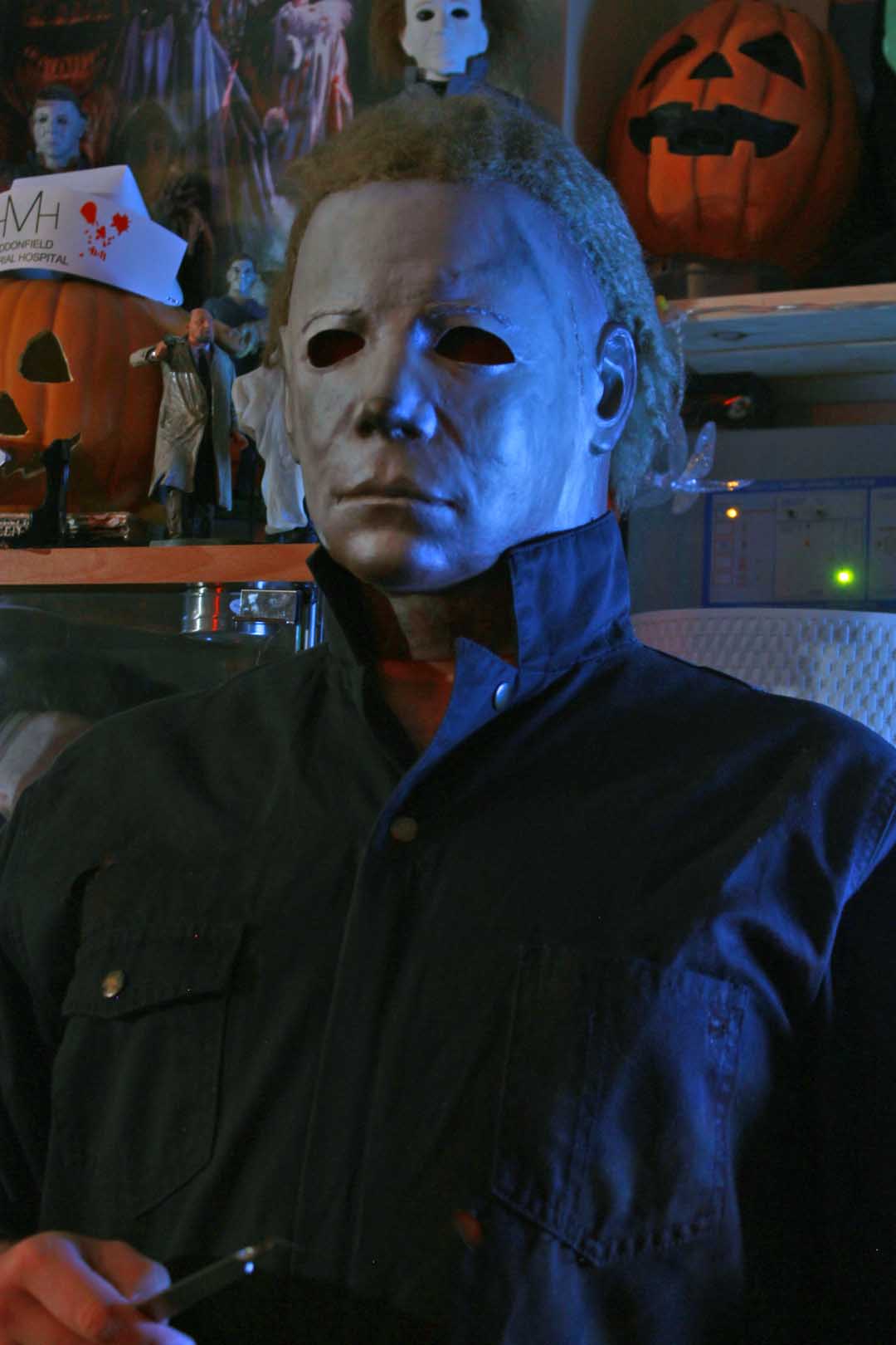 NEW worn H2SM/Benny Mask & Costume shots - General Discussion - Michael ...