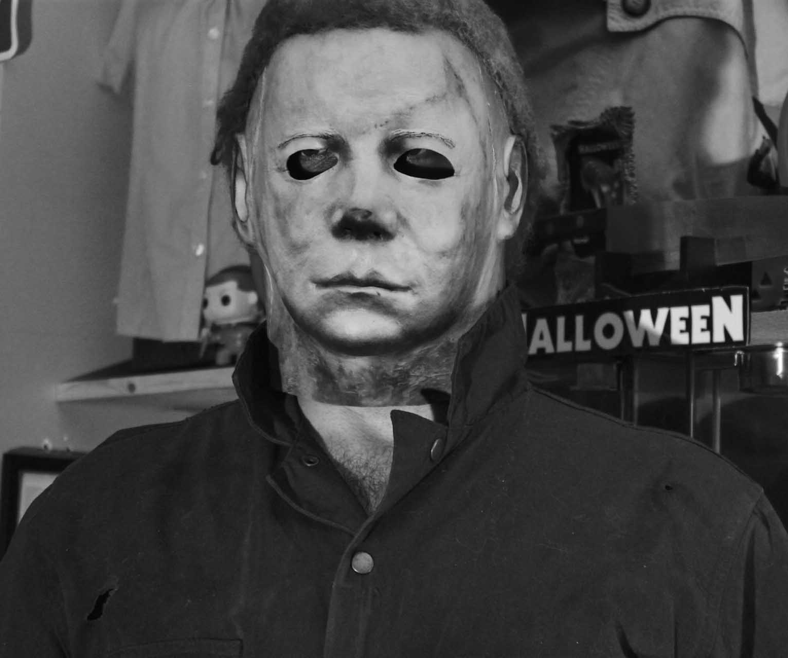 NEW worn H2SM/Benny Mask & Costume shots - General Discussion - Michael ...